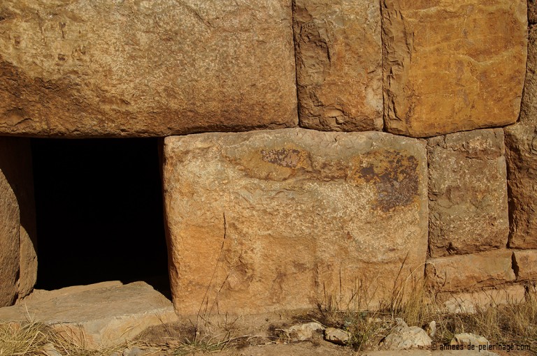 Chullpas: The funerary towers of the Aymara